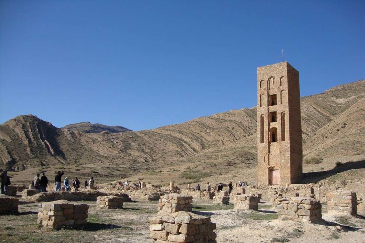 Beni Hammad Fort - Expats Travel Together!