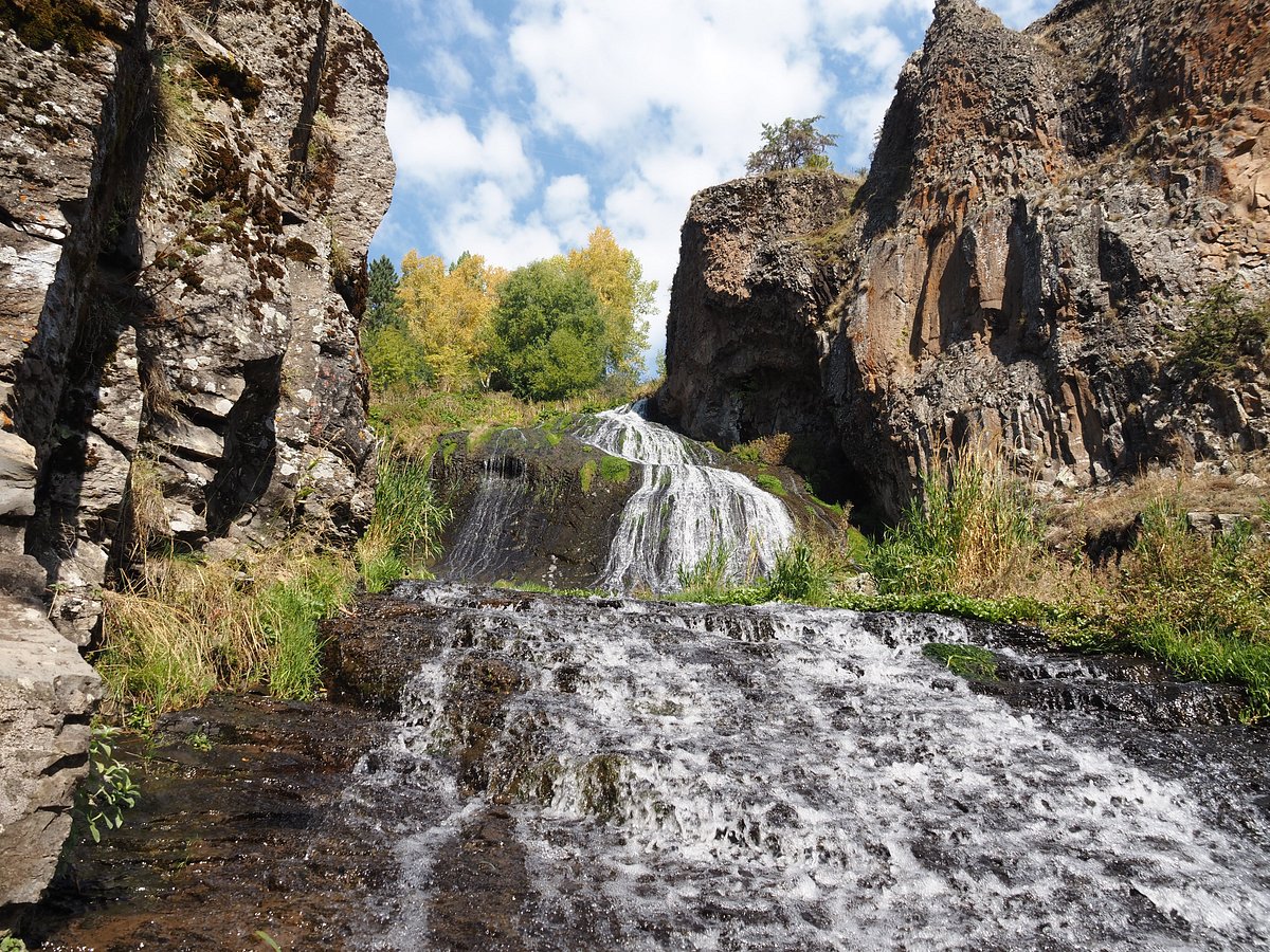 Jermuk Waterfall - Expats Travel Together!