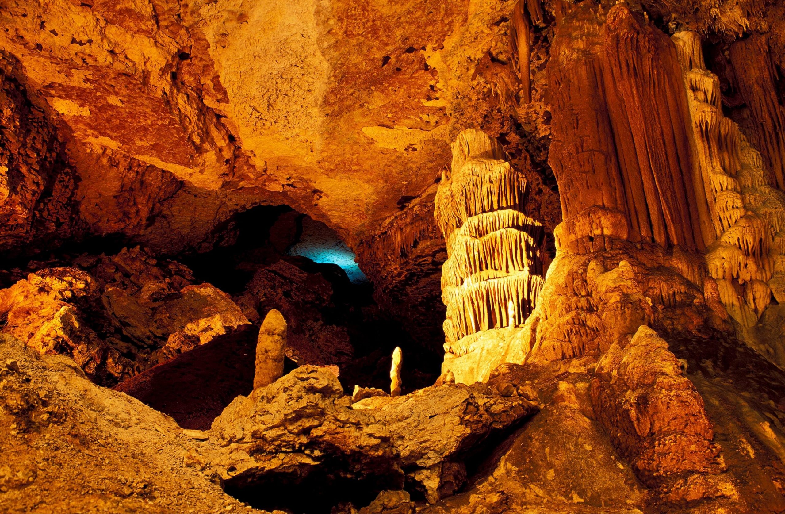 Taulabe Caves - Expats Travel Together!
